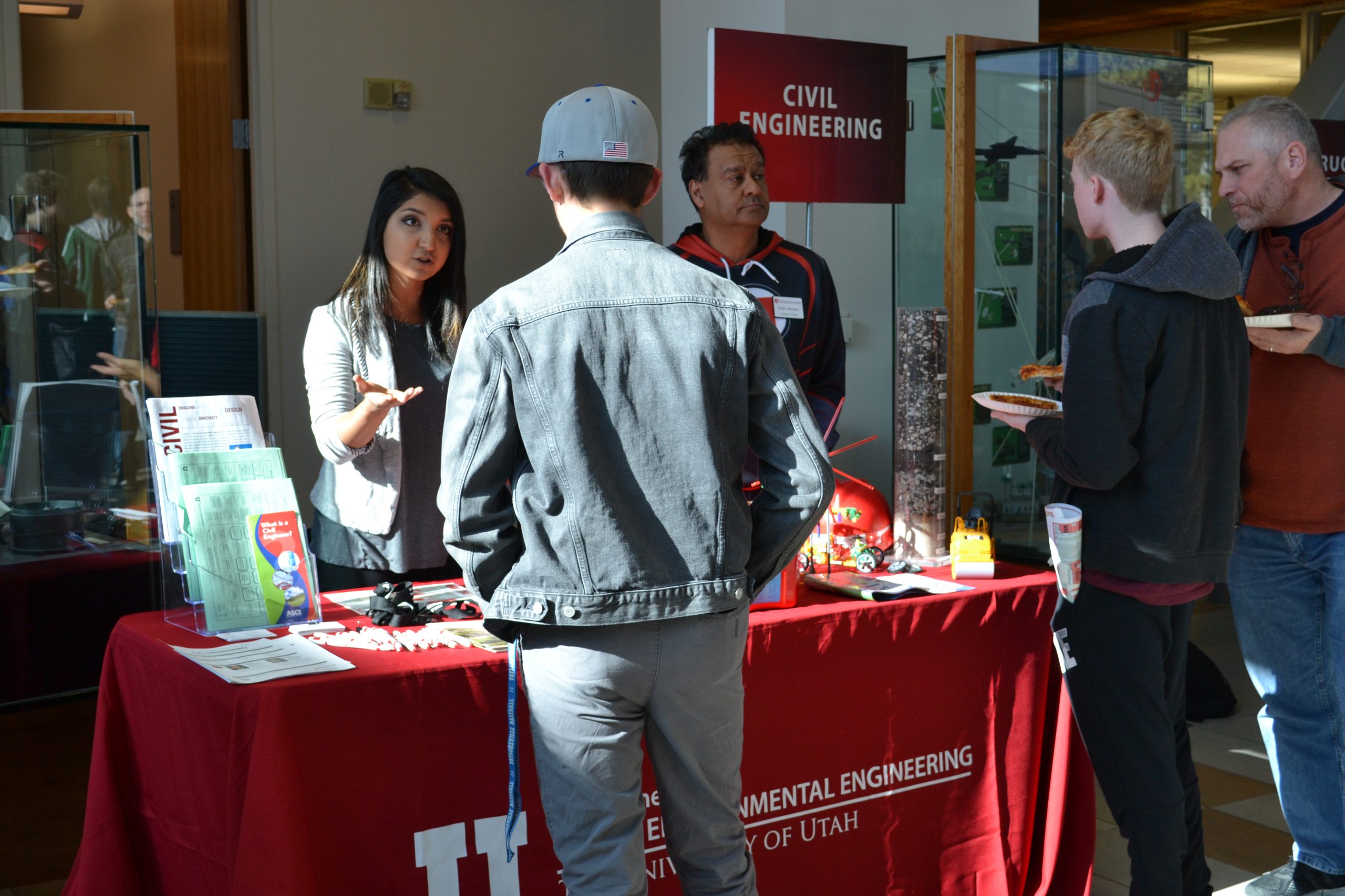 Exploring engineering with high school students – @theU