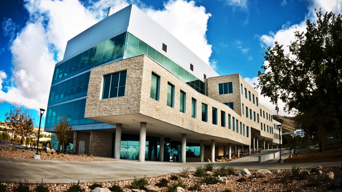 U sets up groundbreaking nanofab network to jumpstart semiconductor ...