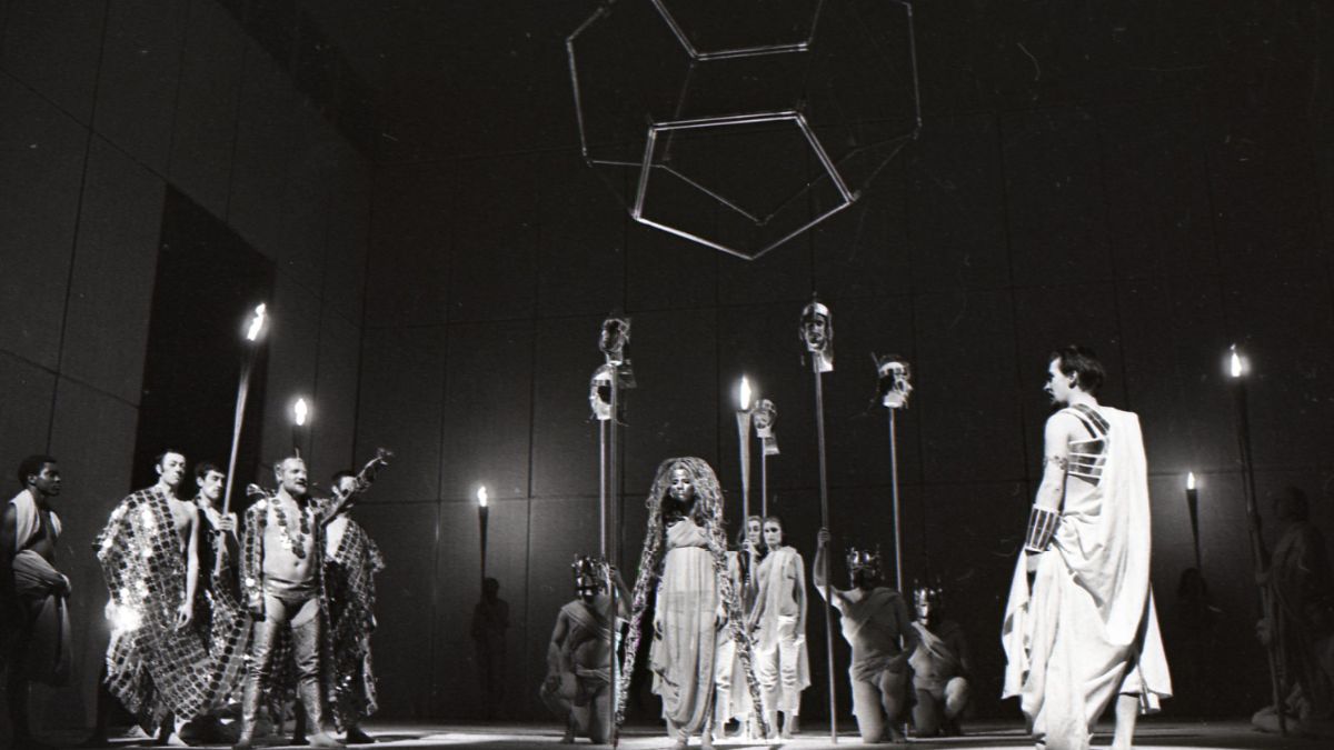 Vast collection of digitized primary source materials now available – @theU