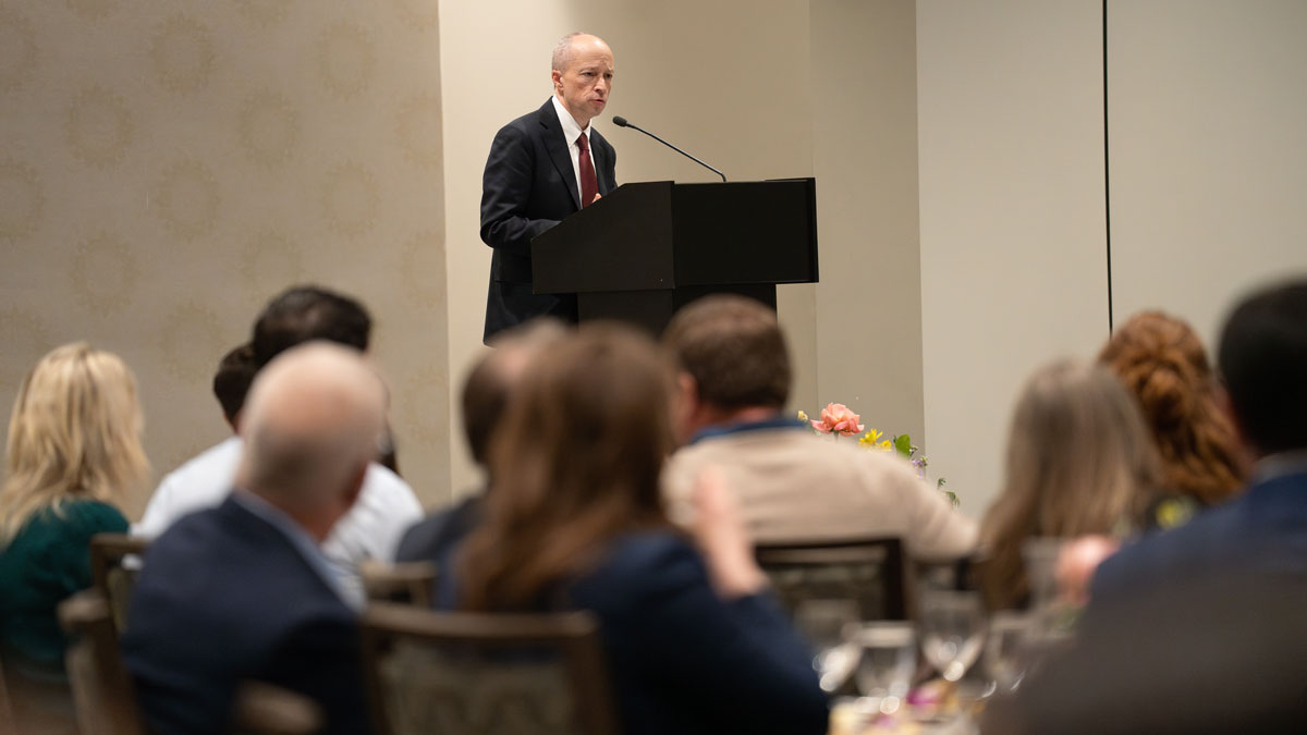 Building Institutions, Building Trust: Yuval Levin visits the U – @theU
