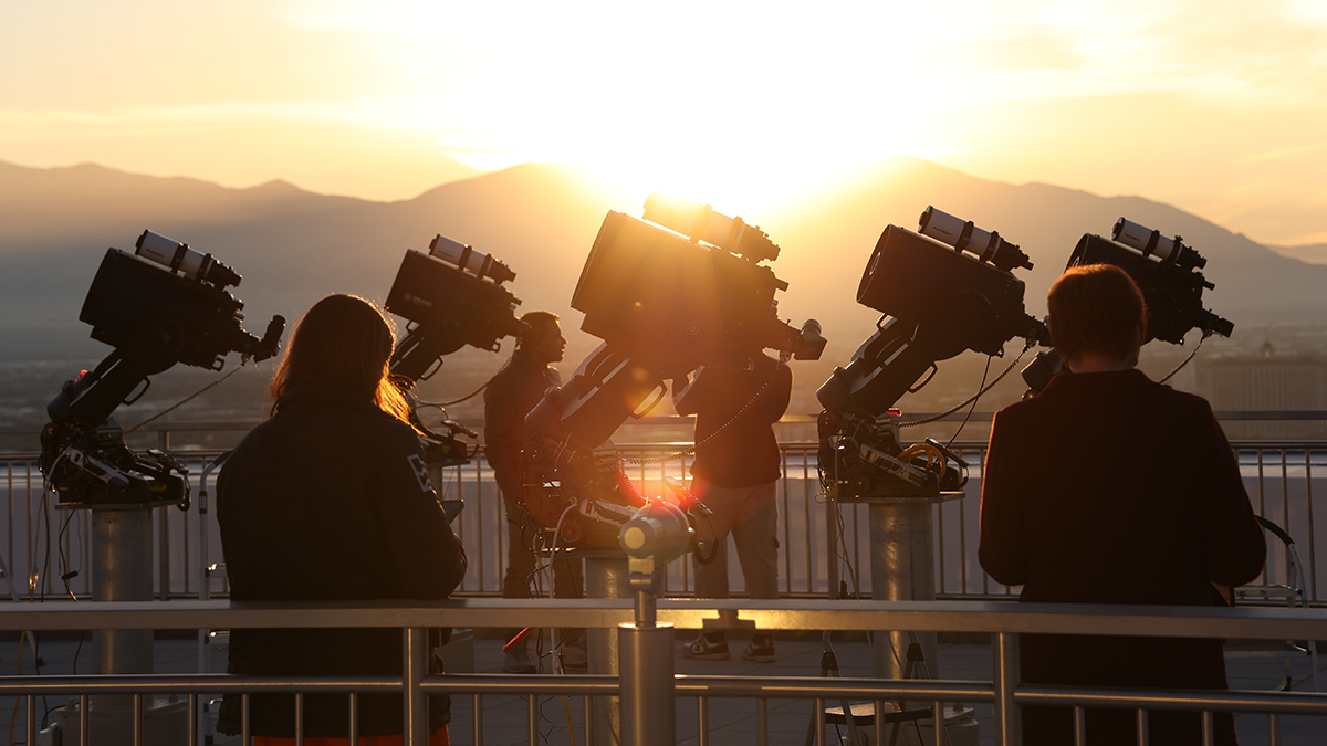 Star parties: Back with a bang – @theU